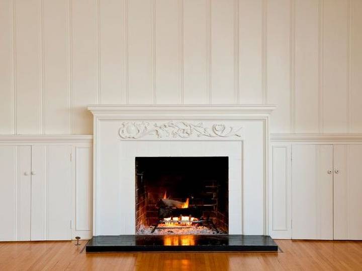 Mantle vs Mantel: What's the difference? | Merriam-Webster