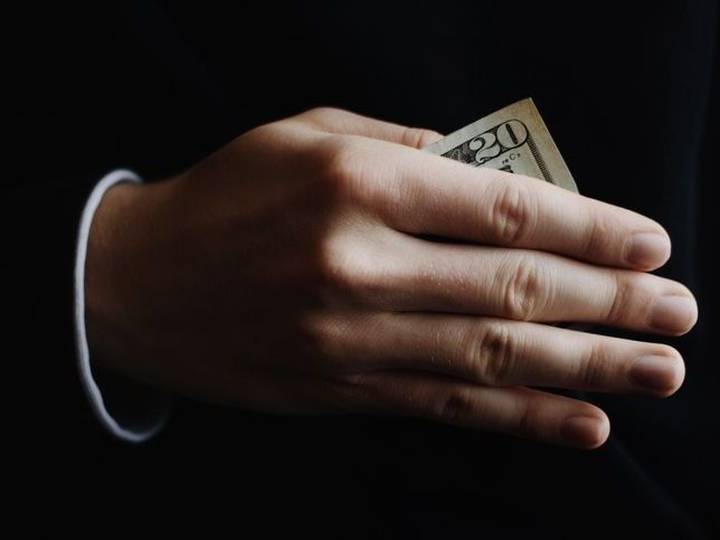 What's the difference between 'grift' and 'graft'? | Merriam-Webster