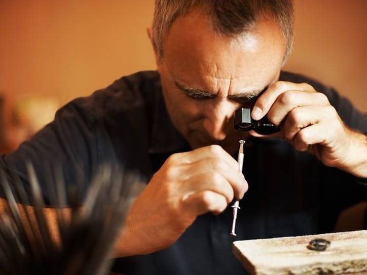 Appraise vs Apprise: What's the Difference? | Merriam-Webster