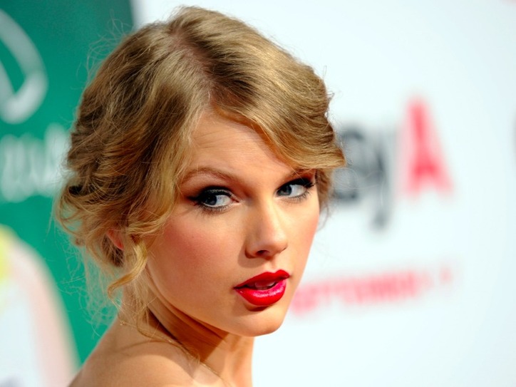 What is Subtweeting? | Merriam-Webster